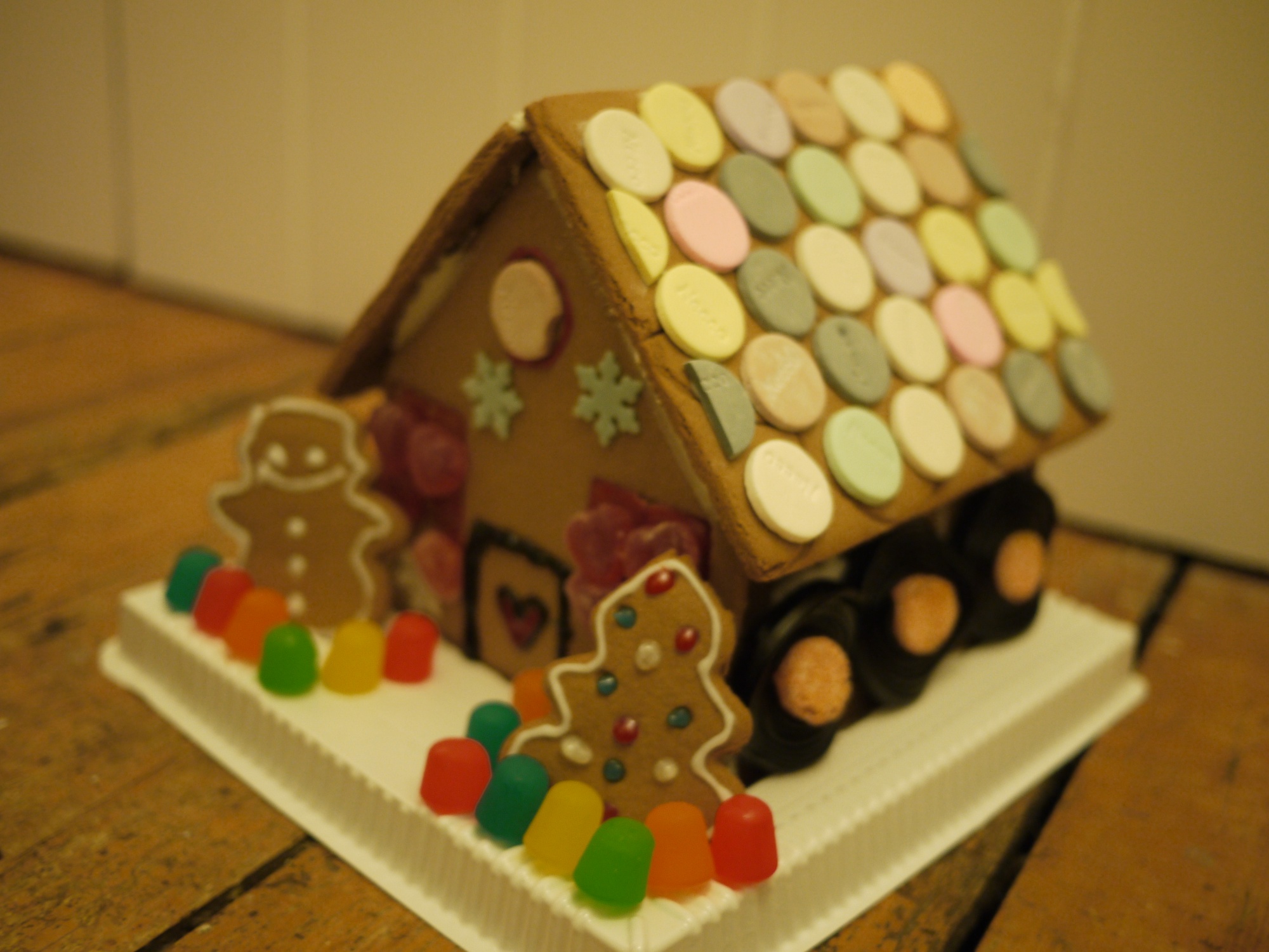 gingerbread house - Treading on Lego