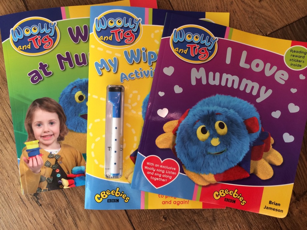 {book review} Woolly and Tig books - Treading on Lego